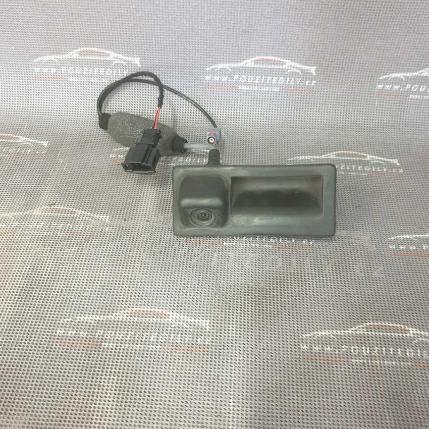 Klika s mikrospínačem víka kufru a kamerou 5N0827566M / Audi A6 C7 4G ...