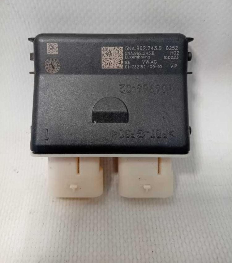 Řídící jednotka pro otevírání víka kufru / 5NA962243B