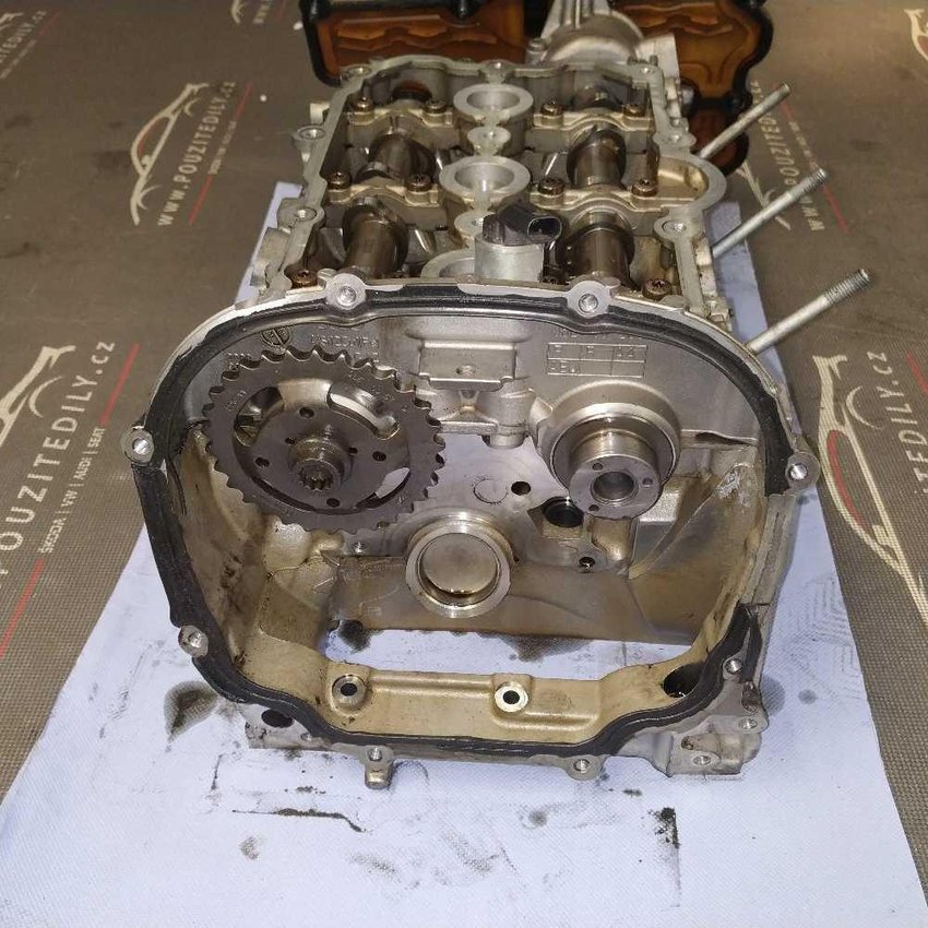 Kompletní hlava válců 3.0 TFSI 228 Kw CGXB 06E103403M (najeto 40tis km)
